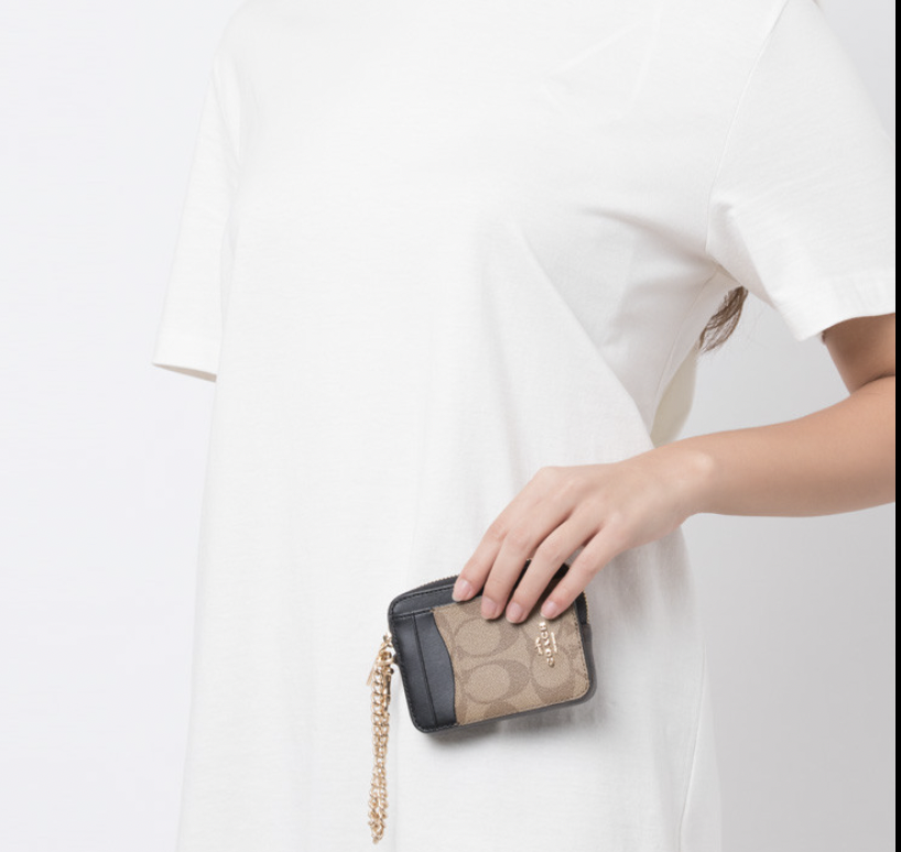 Coach small wallet with chain / Khaki & Deep Berry – Aljawhara brands